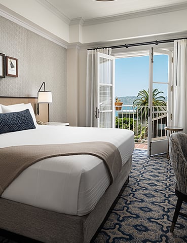 The Whaling Bar - La Jolla | La Valencia Hotel